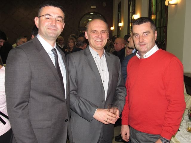 Ozonpress Koktel PU Gradac 97. Kostić: Trenutno podržavam aktuelnu ...