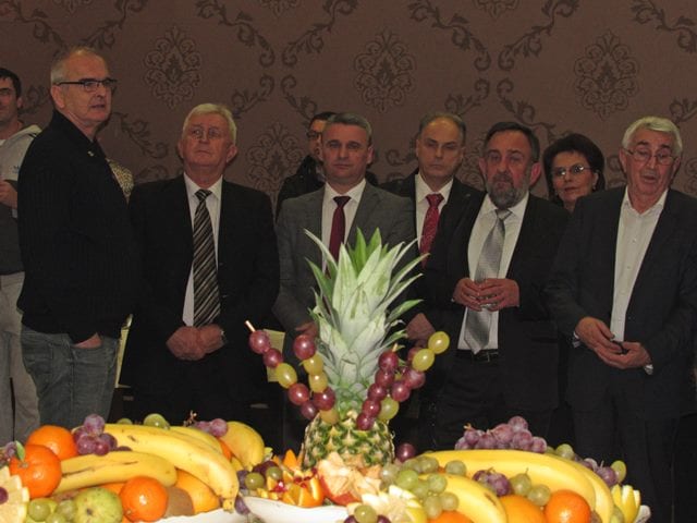 Ozonpress Koktel PU Gradac 97. Kostić: Trenutno podržavam aktuelnu ...