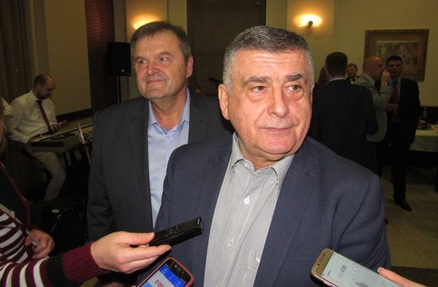Ozonpress Koktel PU Gradac 97. Kostić: Trenutno podržavam aktuelnu ...